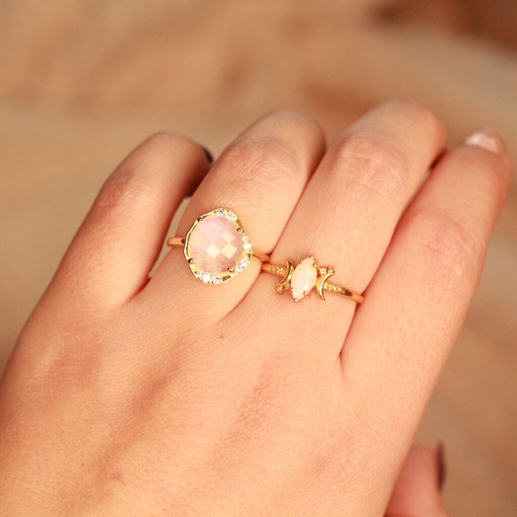 Maansteen ring goudkleurig | Edelsteen sieraden - Natuursieraad